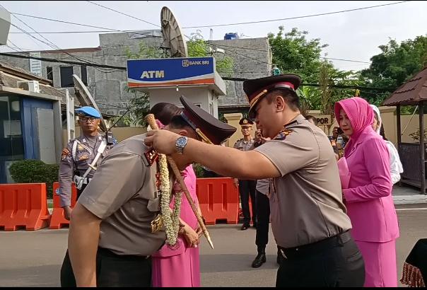 Pengalungan Bunga dan Tarian Tradisi Banten, sambut kedatangan Kapolda ...